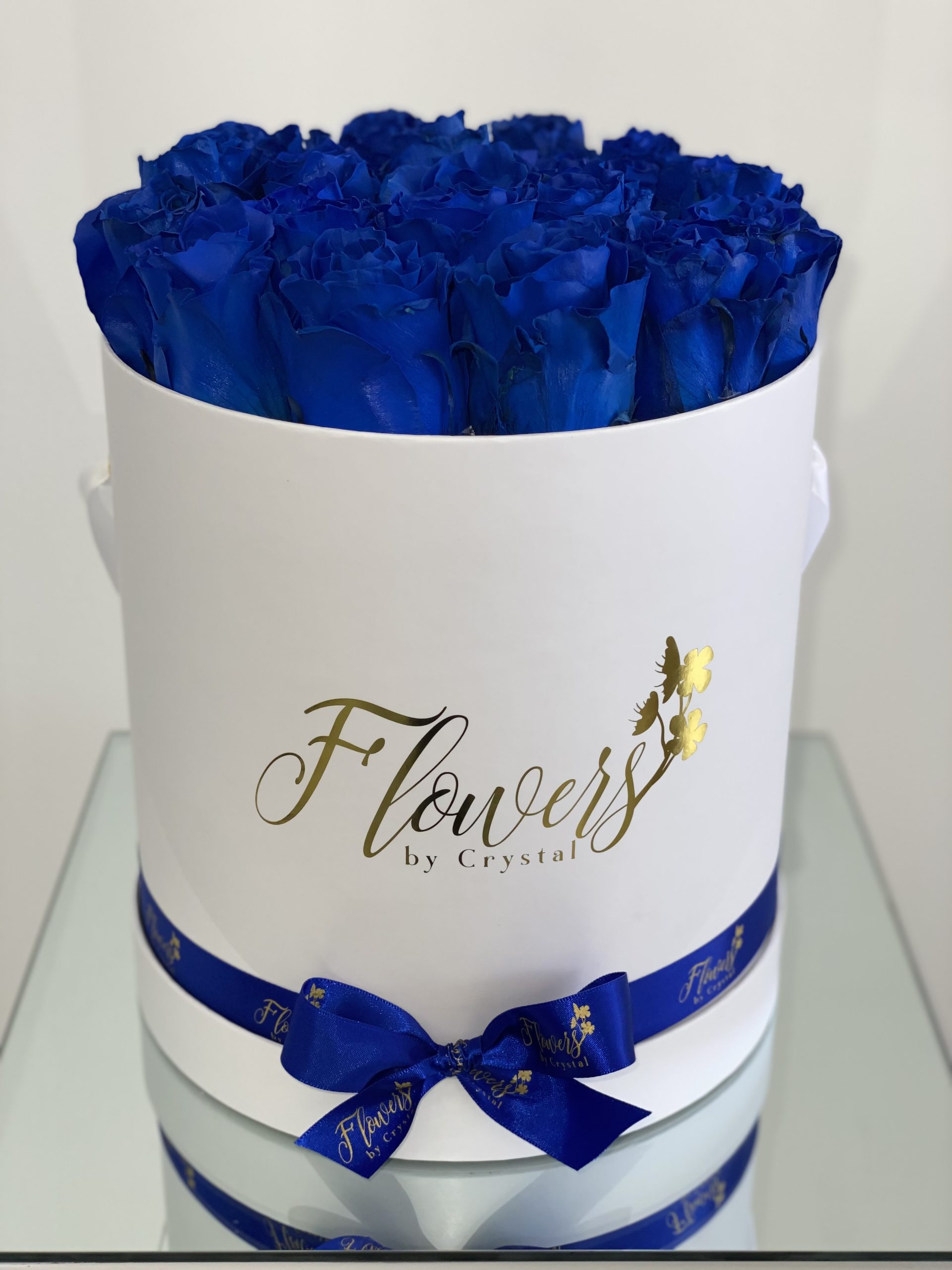 White Round Box With Fresh Blue Roses – Flowers By Crystal